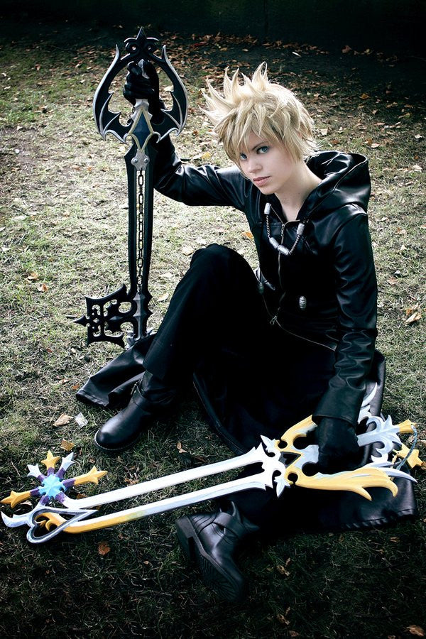 kingdom hearts roxas cosplay – cosicon